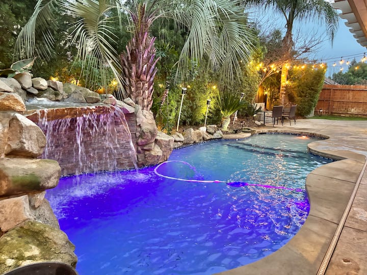 12-bed • 5br Home W/ Gated Pool & Firepit - Fresno, CA