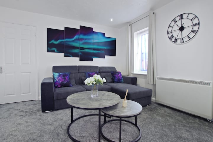 2-bed Apartment/2 Free Parking Bays/wi-fi/sky - Aylesbury