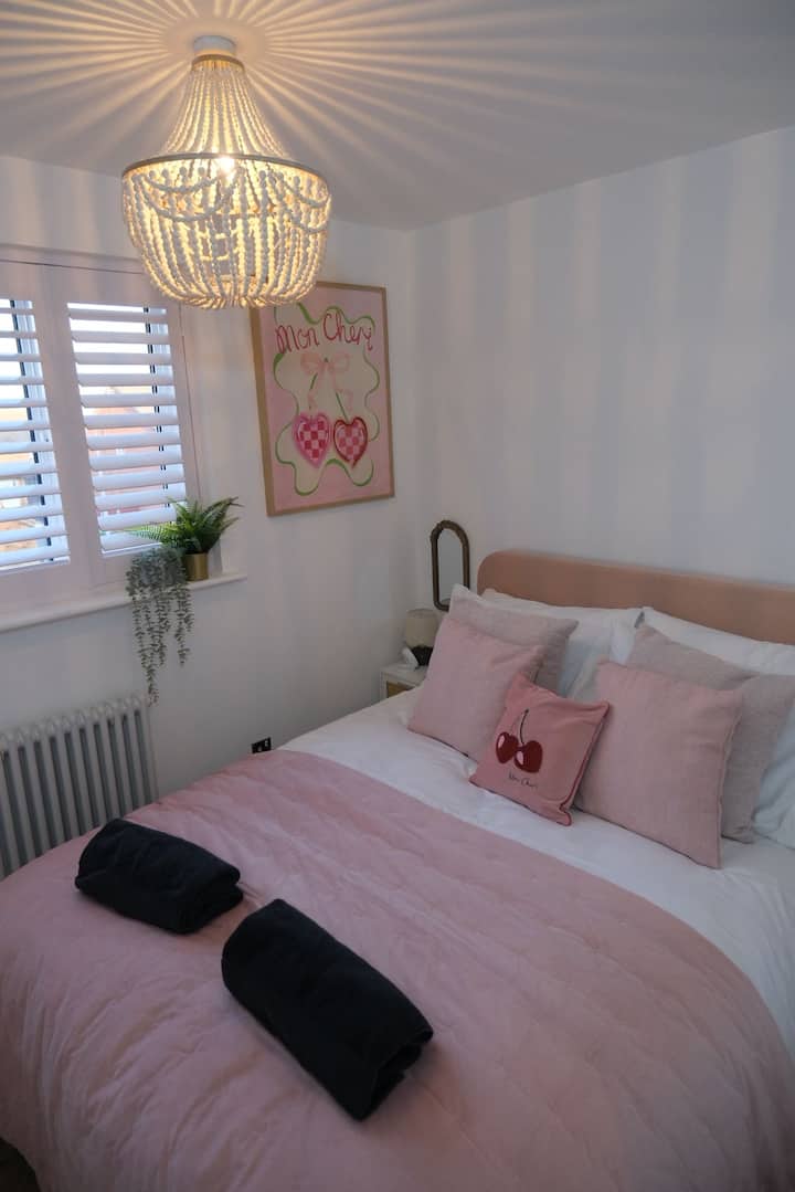 Luxury Two Bed House In Stevenage - Stevenage