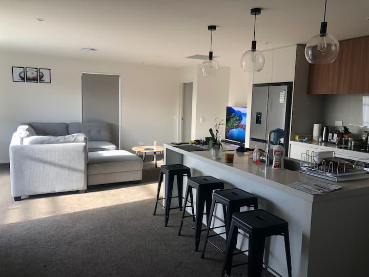 Bedroom In A New House Near The City Center. - Ashburton