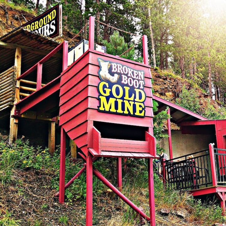 *Lux* Mins To Goldmine & Drive 2 *Mt. Rushmore* - Deadwood, SD