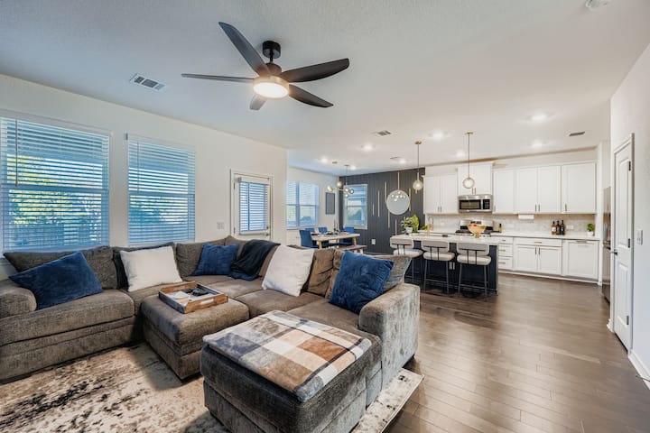 Modern 3br Home W/ Gym 
&
Office | Austin - Pflugerville, TX