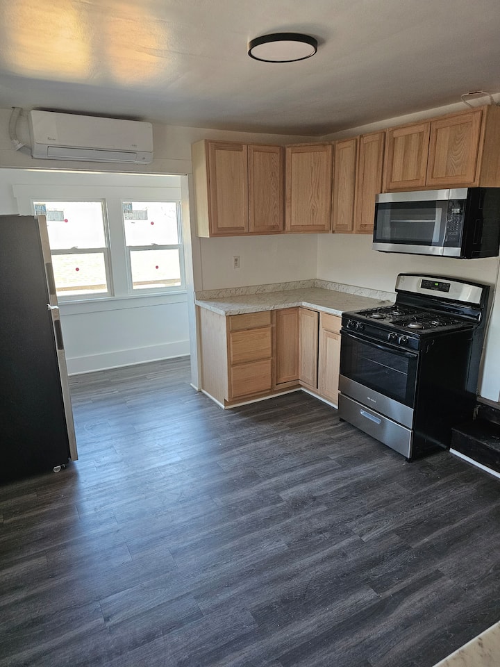 Furnished 2br In Downtown Anderson - Mounds State Park, Anderson