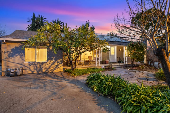 Charming Home In Redwood City - Redwood City, CA
