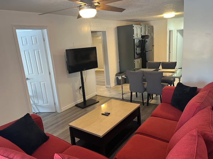 Relax & Explore – Central Sudbury Retreat - Greater Sudbury