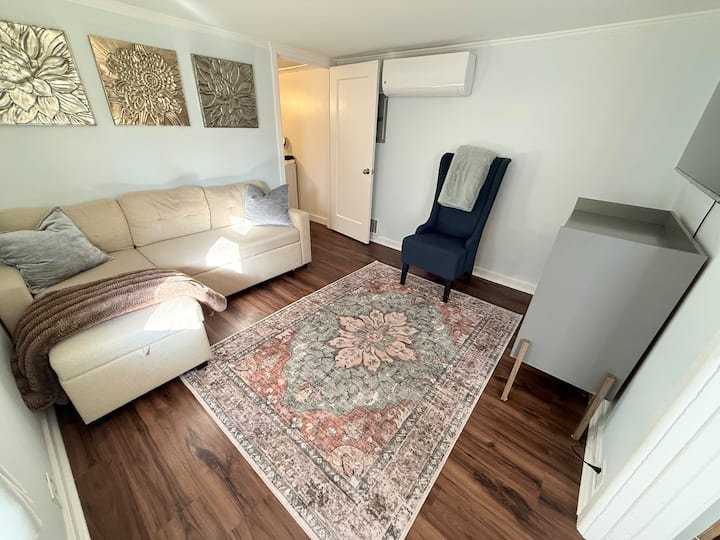 Unit A - Charming Queen Anne Victorian Apartment - Alameda, CA