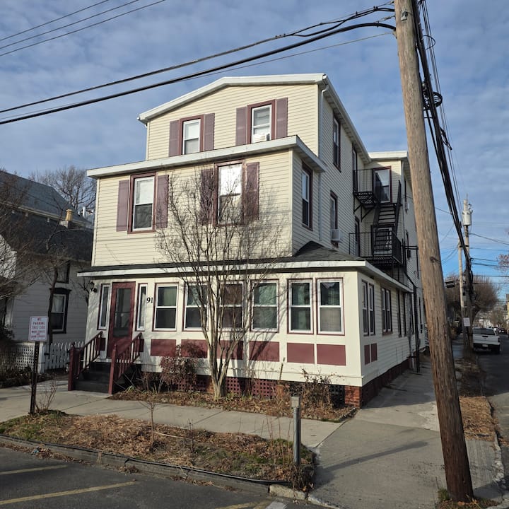 Town Center Apartment # 3 Large 1 Bedroom Sleeps 7 - Belmar, NJ