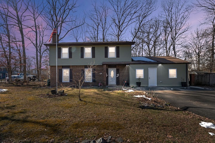 Studio Near Historic Downtown | Prime Location - Fredericksburg, VA