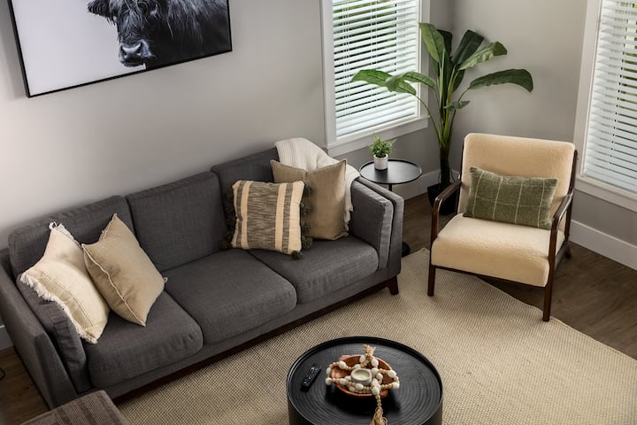 2 Bed 2.5 Bath Modern Townhouse Centrally Located - Billings, MT