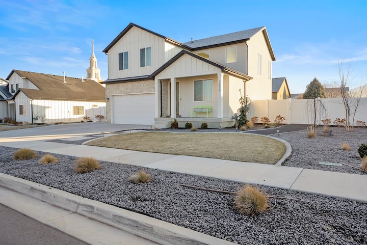 Temple Vista Retreat - King Bed, Sleeps 6 - Goshen, UT