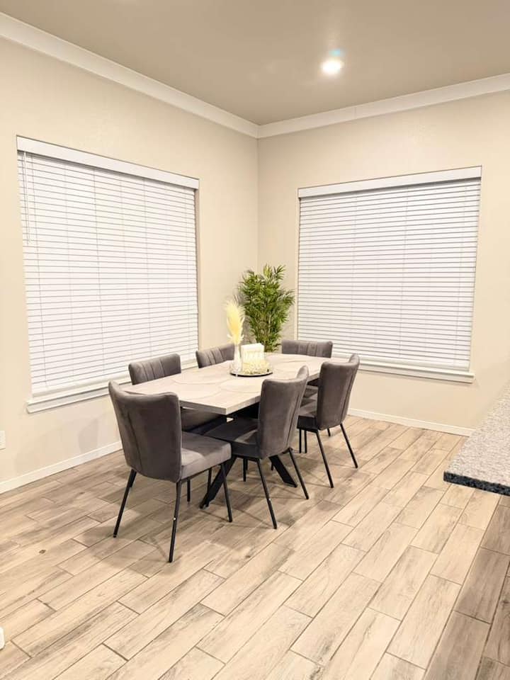 The West House
Cozy-modern-spacious - Midland, TX