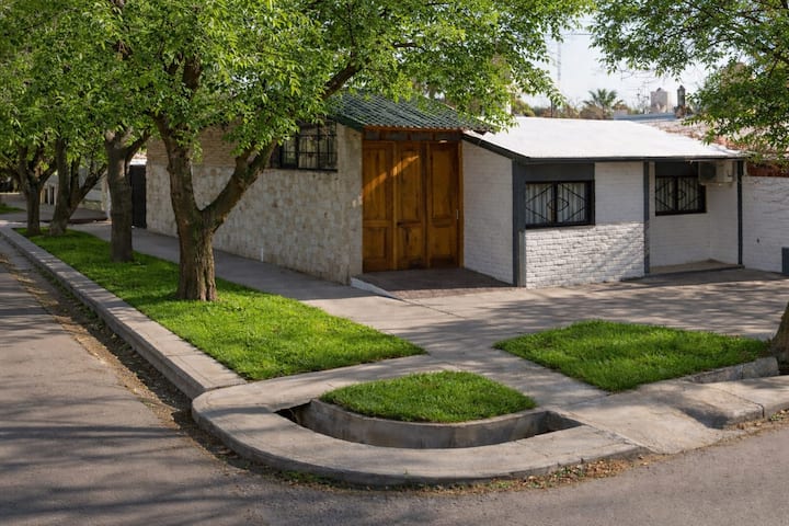 La Casa De La Esquina - San Rafael