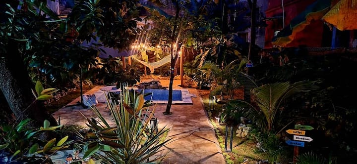 Casa Vedado 1940, Exclusive Estate Vacation Home - Havana