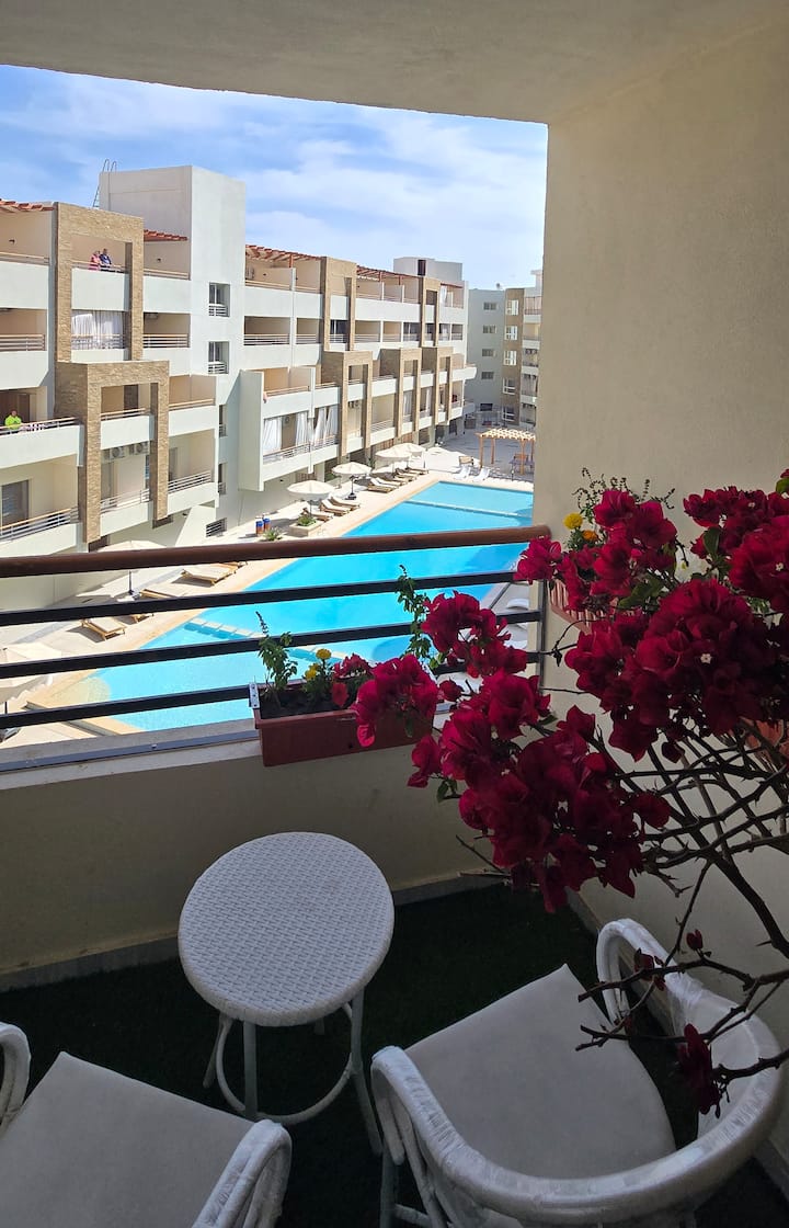 Luxe Vue Piscine & Plage Privée - Hurghada