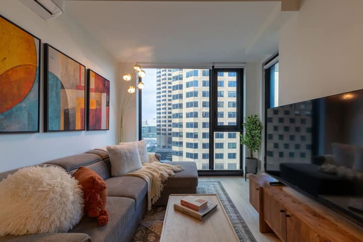 City View Haven | Free Parking, Gym & Pool - Montreal