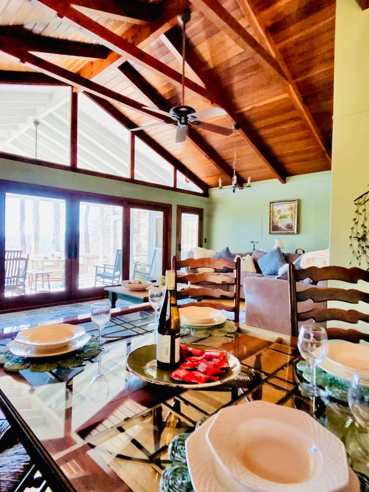 Glory Gem Views Hideaway / Wi-fi & Private - Highlands, NC