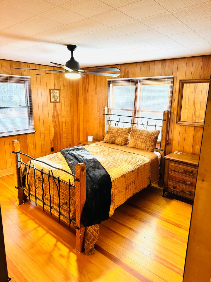 Glory Gem Views Hideaway / Wi-fi & Private - Highlands, NC