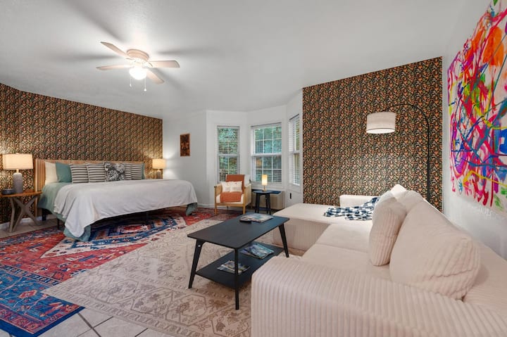 Bumblebee Suite At Grey Hawk Kitchen! | Pets Ok - Lake Lure, NC