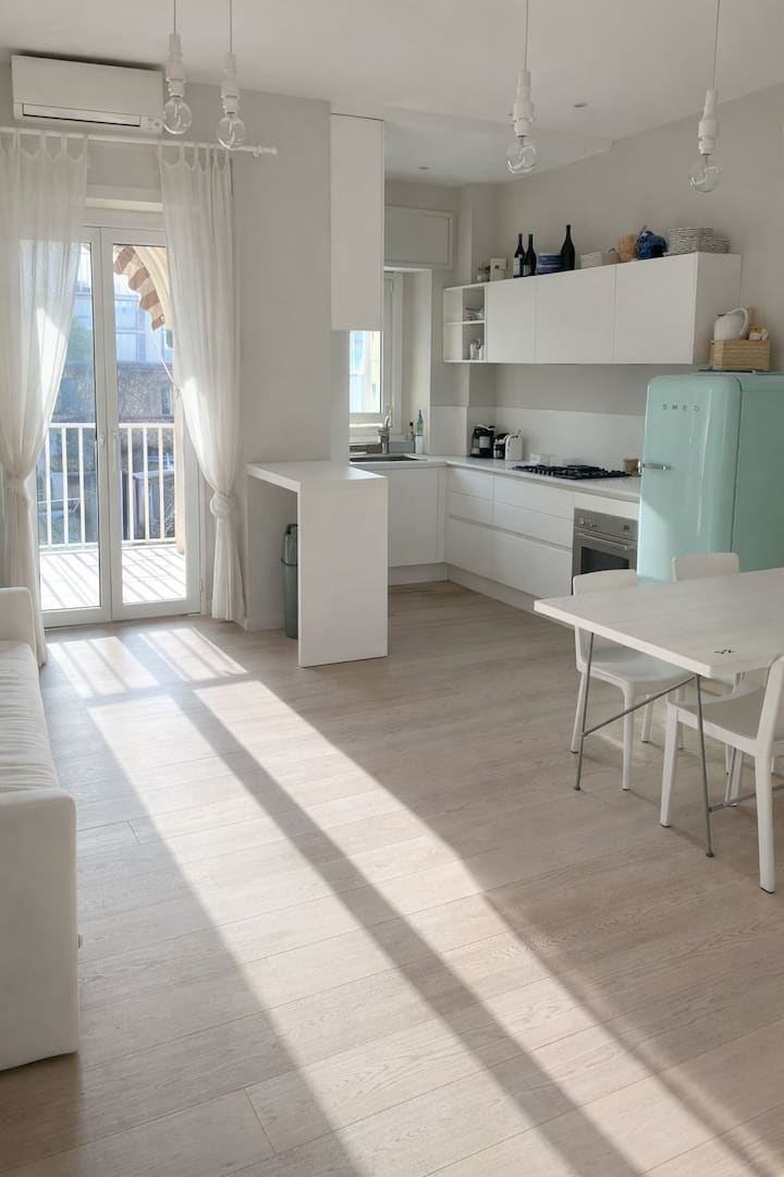 Appartamento Fronte Mare In Viale Ceccarini - Riccione