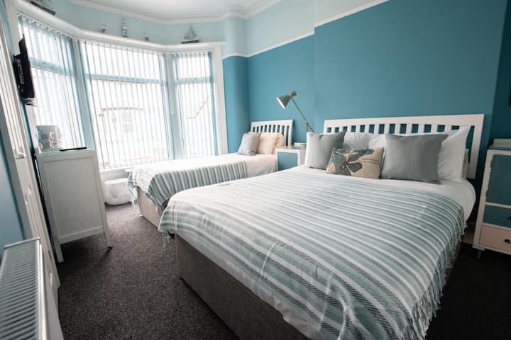 Luxury Two Bedroom| The Gables By Cherish Lewis - Blackpool