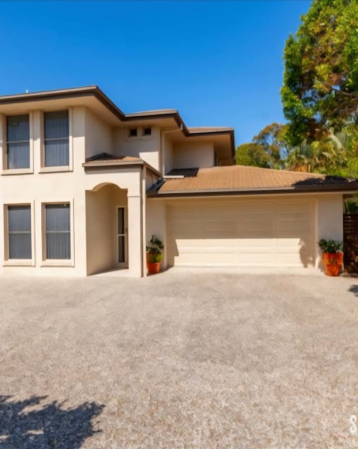 Wheelchair Accessible House. Banksia Beach. - Sandstone Point