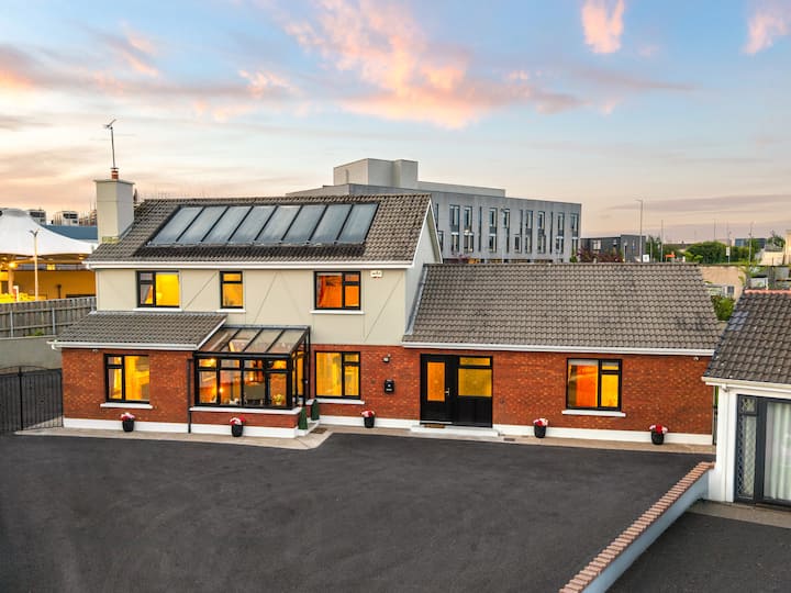 A Newly Renovated 7 Bedroom House - Limerick