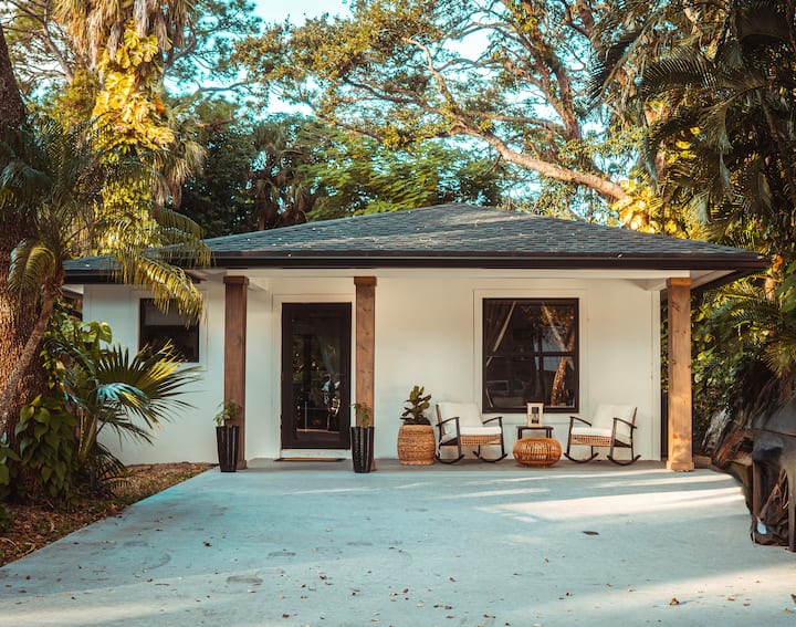 Casita Verde | Private Escape Under The Oaks - Bahamas