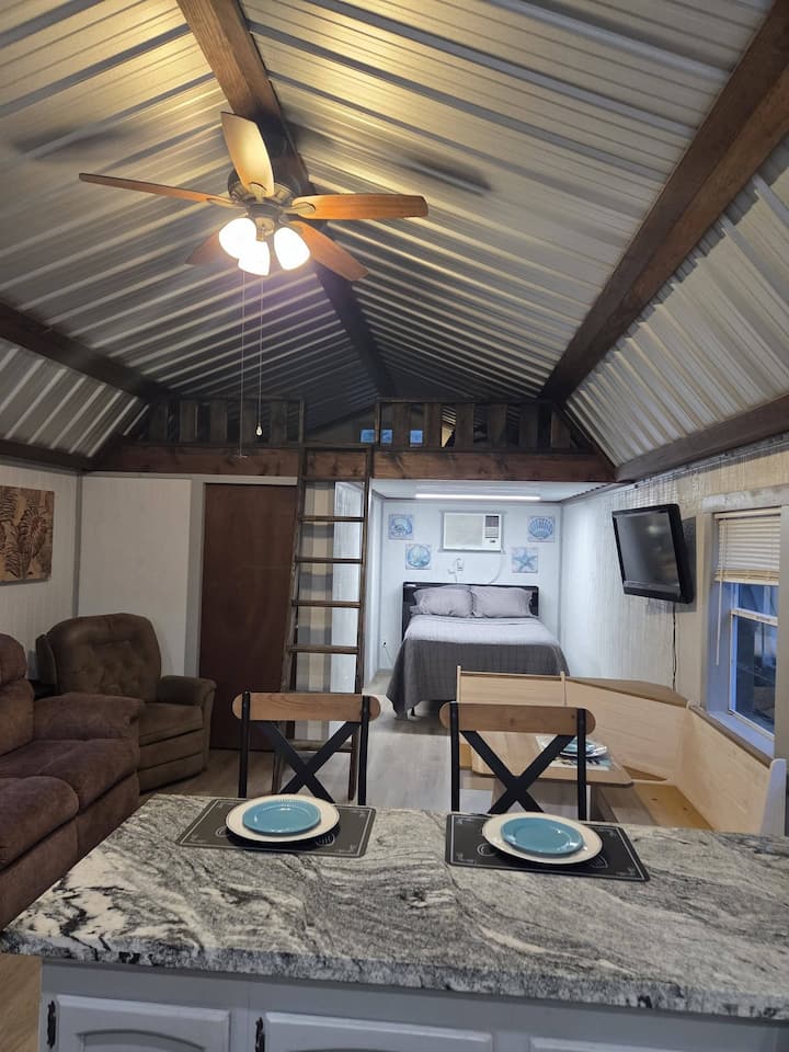 Dodo's Place On 22 Acres Outside Of Smithville, Tx - Smithville, TX