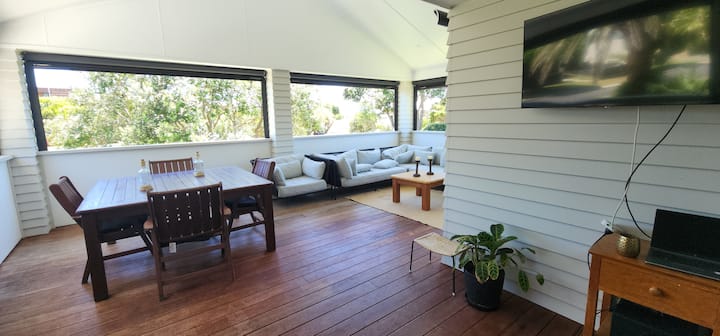 Stay At Taipari - Raglan