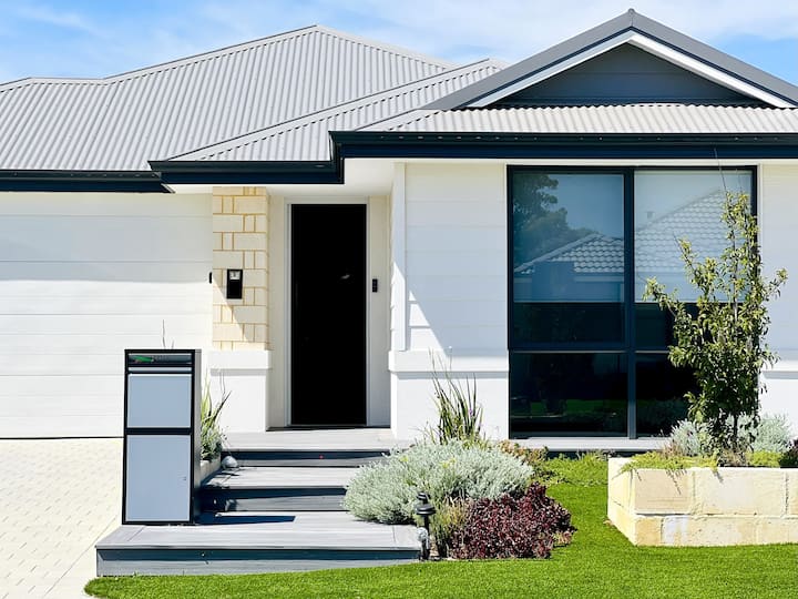 Cozy Retreat@forrestfield [Room]:comfy&convenient - Greenmount