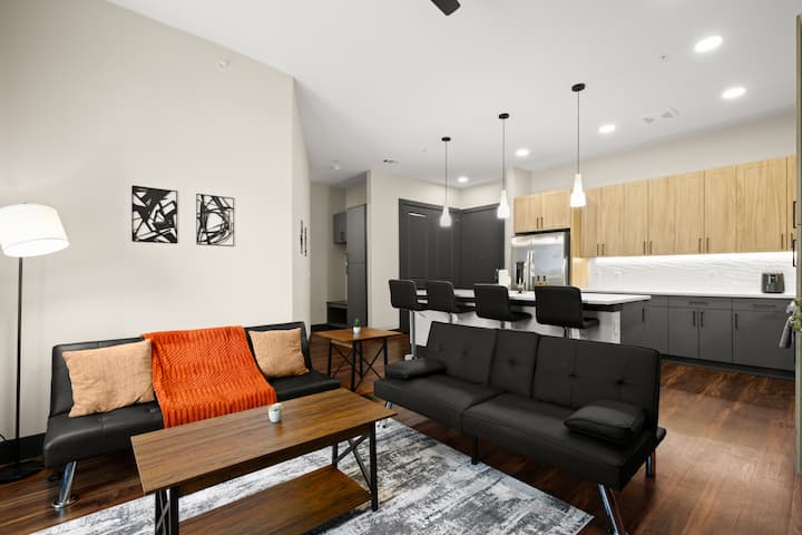 Cozy 1br Near The Domain & Q2 Stadium + Gym & Pool - Austin, TX