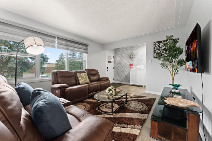 Spacious 5br Home With Game Room - Edmonton