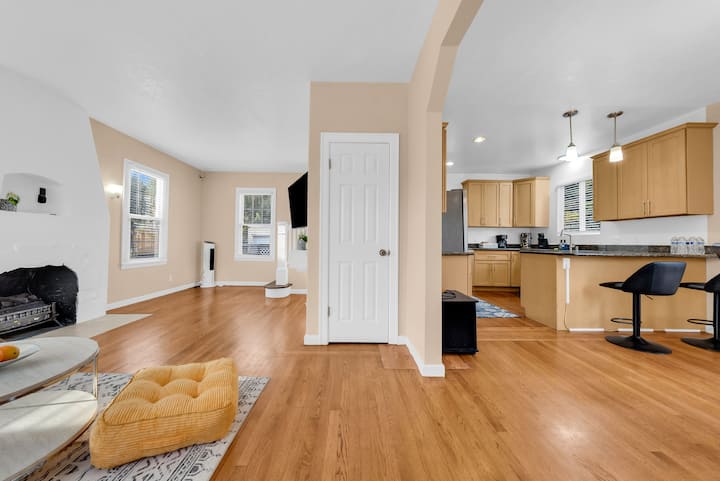 Quiet & Spacious 3br Oakland House - Oakland, CA