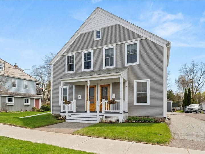 Cozy South End Sanctuary With Lake Views - 벌링턴