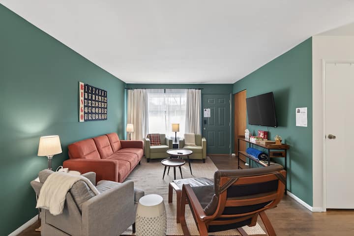 Bingo! Brick Ranch W/ King Beds & Lower Game Room - Dayton, OH