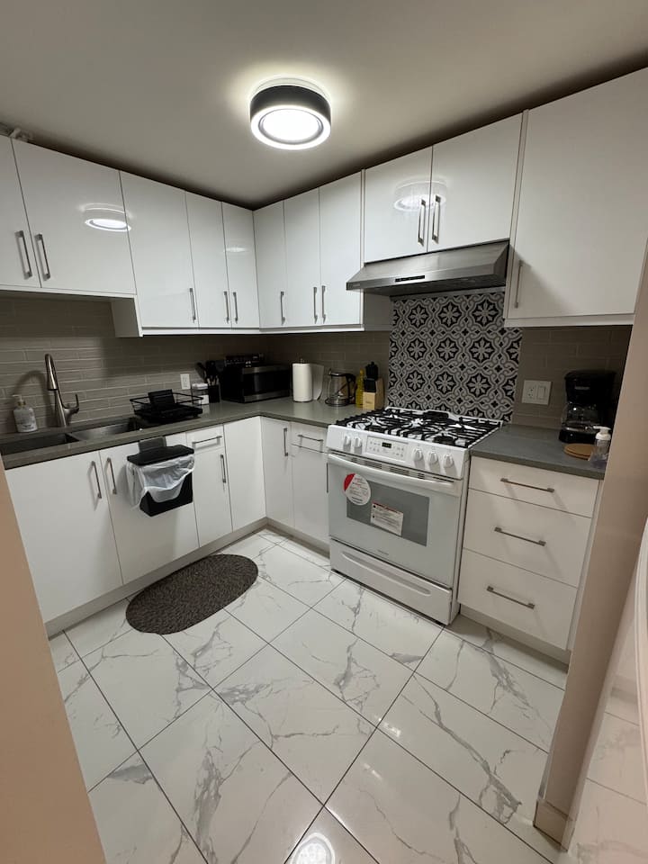 Basement Suite In Abbotsford, B.c. - Abbotsford