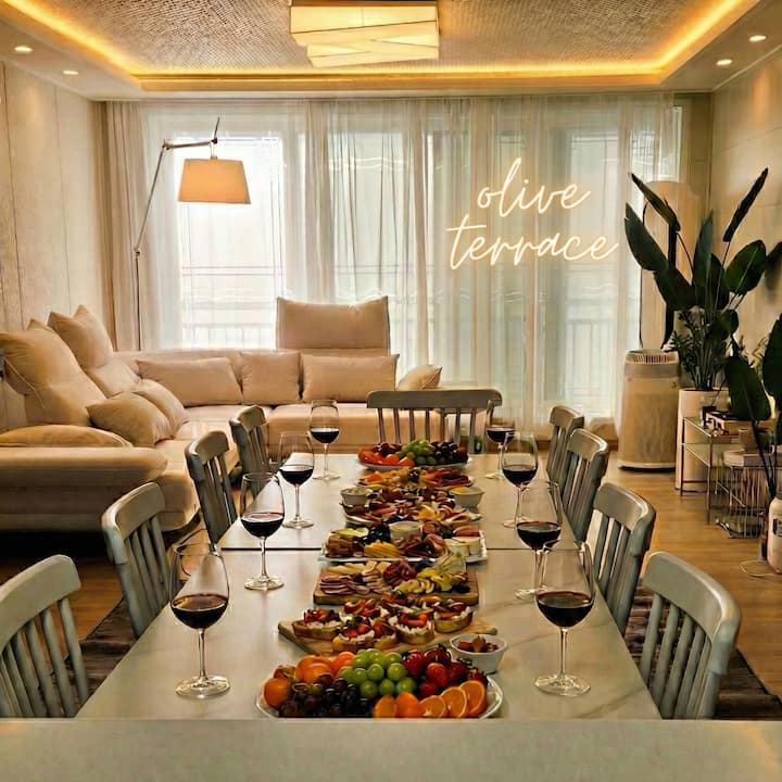 [New]오픈특가/침대6개/최대12명/방3화2/테라스/엘베/프리미엄 대형숙소 - Gwangju