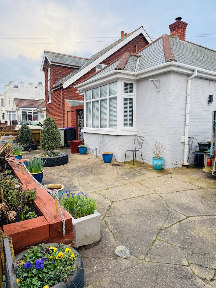 Dave’s Seaside Cottage - Skegness