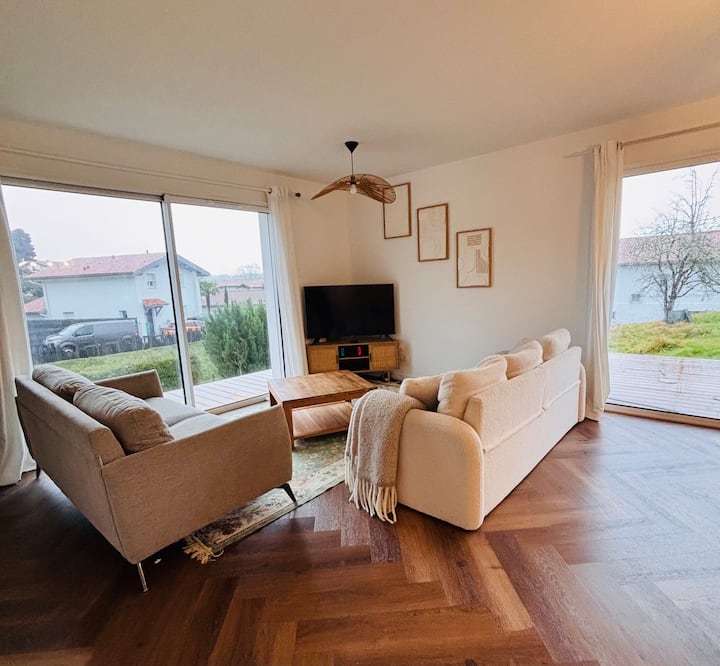 Côte Basque / Maison Entre Golf, Mer Et Montage. - Espelette