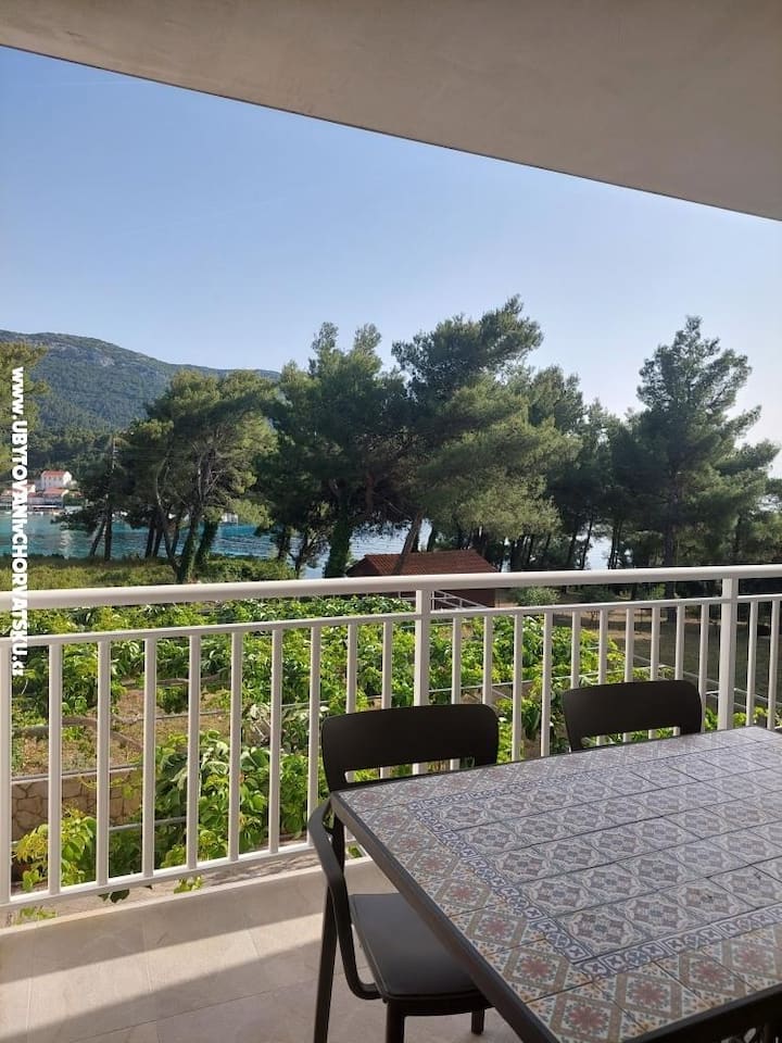 Pinewood Apartment 3 With Balcony - Pomena