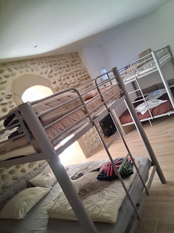 Dortoir Logement Individuel Collectif De Passage - Hauterives