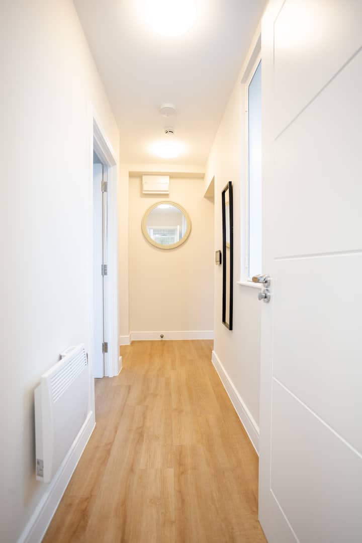 Castle View Apartments | 1br | Sleeps 4 - Cardiff