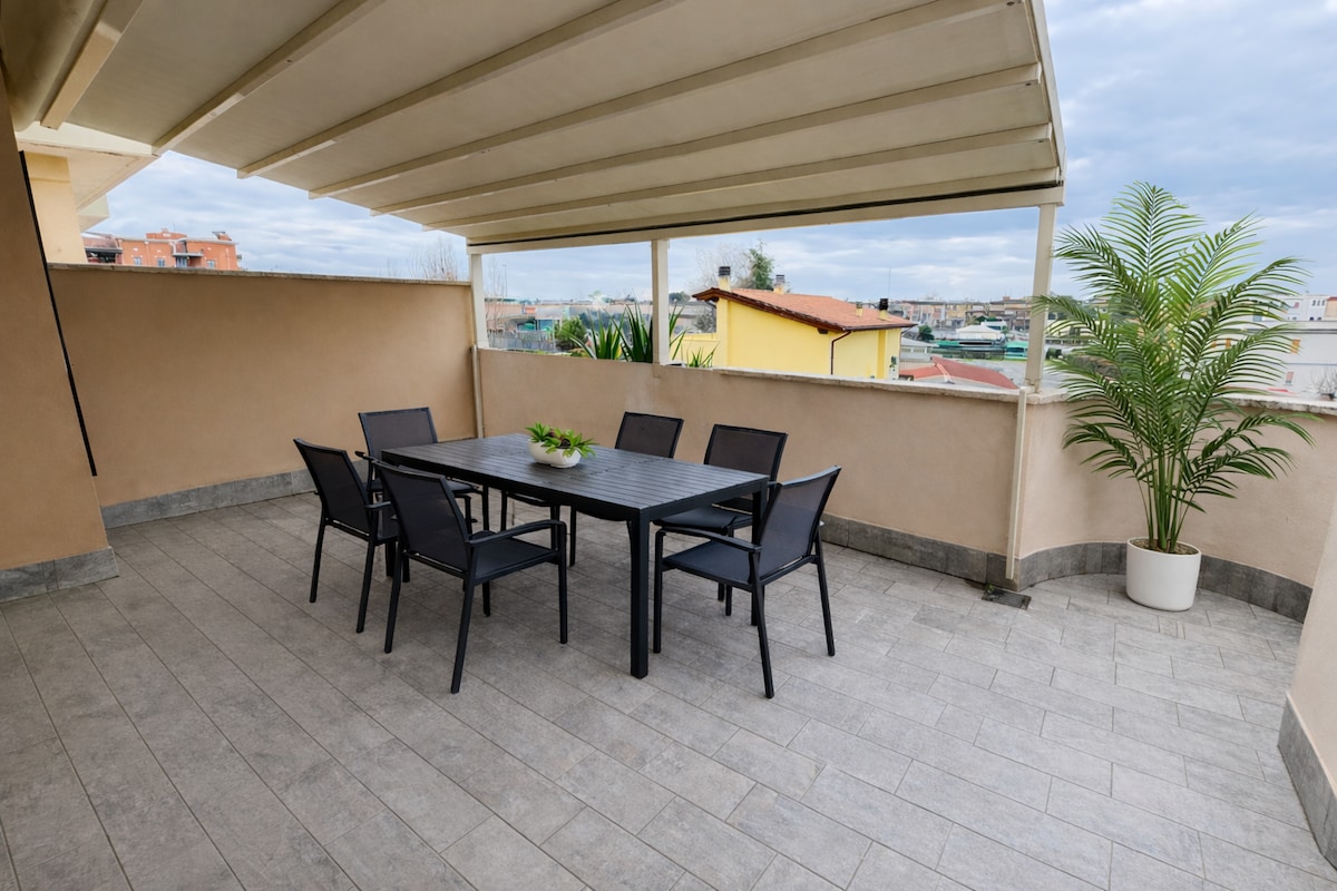 Bright Penthouse with Terrace and Free Parking - Apartments for Rent in ...