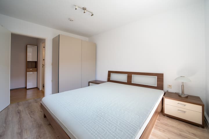 2-3 People , Centrally, In A Small&clean Building - Nuremberg