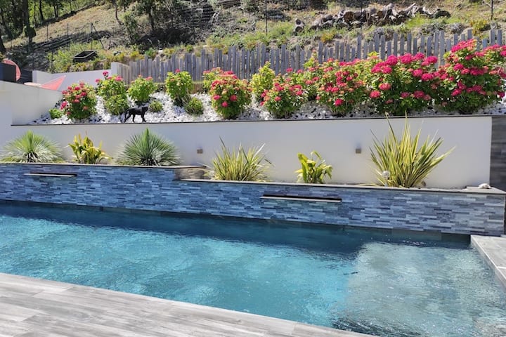 Villa, Piscine Et Jacuzzi Face à La St Victoire - Gardanne
