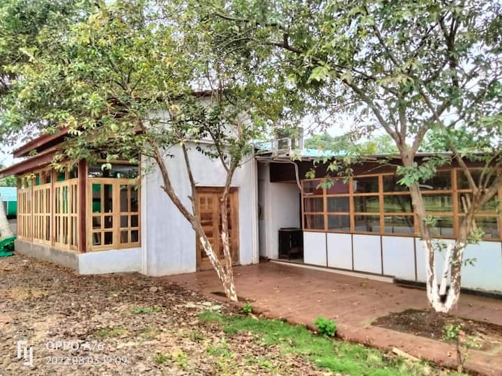 Beautiful Riverside Farmhouse Near Vashisth River - Chiplun