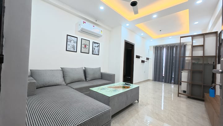 23th Floor 1bhk | City View | Near Yashobhoomi - グルガーオン