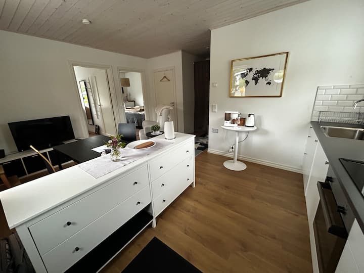 2 Rok Med Egen Ingång, Uteplats Och Fri Parkering - Gothenburg