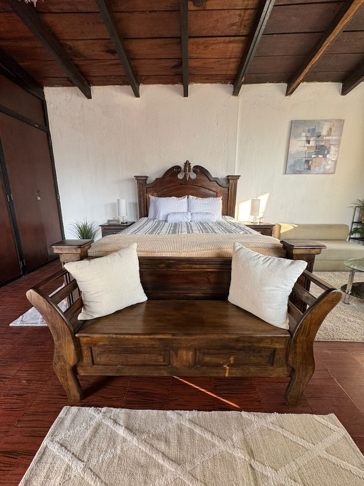 Charming And Secure Apartment In A Prime Location - Guatemala City