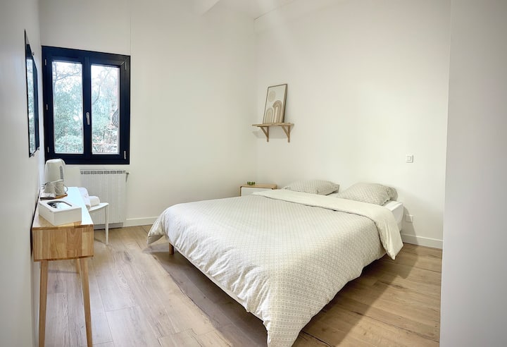 Chambre Privée Avec Salle D’eau Et Wc Dédiés - Roussillon